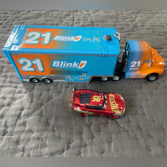 Disney | Toys | Disney Pixar Cars Movie Speedy Comets Hauler Blinkr ...